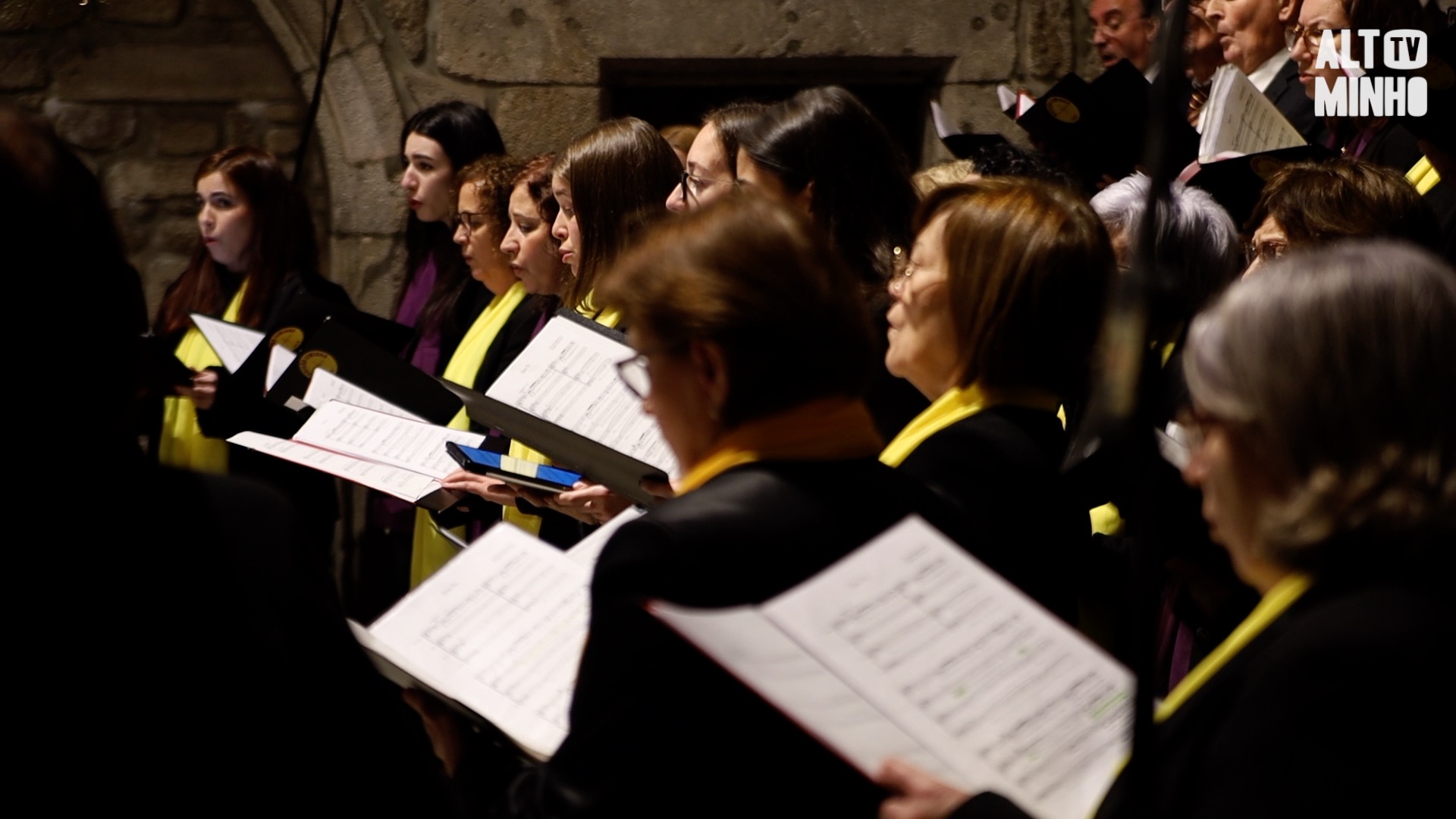 Igreja Matriz encheu para assistir ao Encontro de Coros